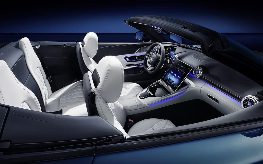 Mercedes-Benz's New Roadster Has A Centre Console With Adjustable ...