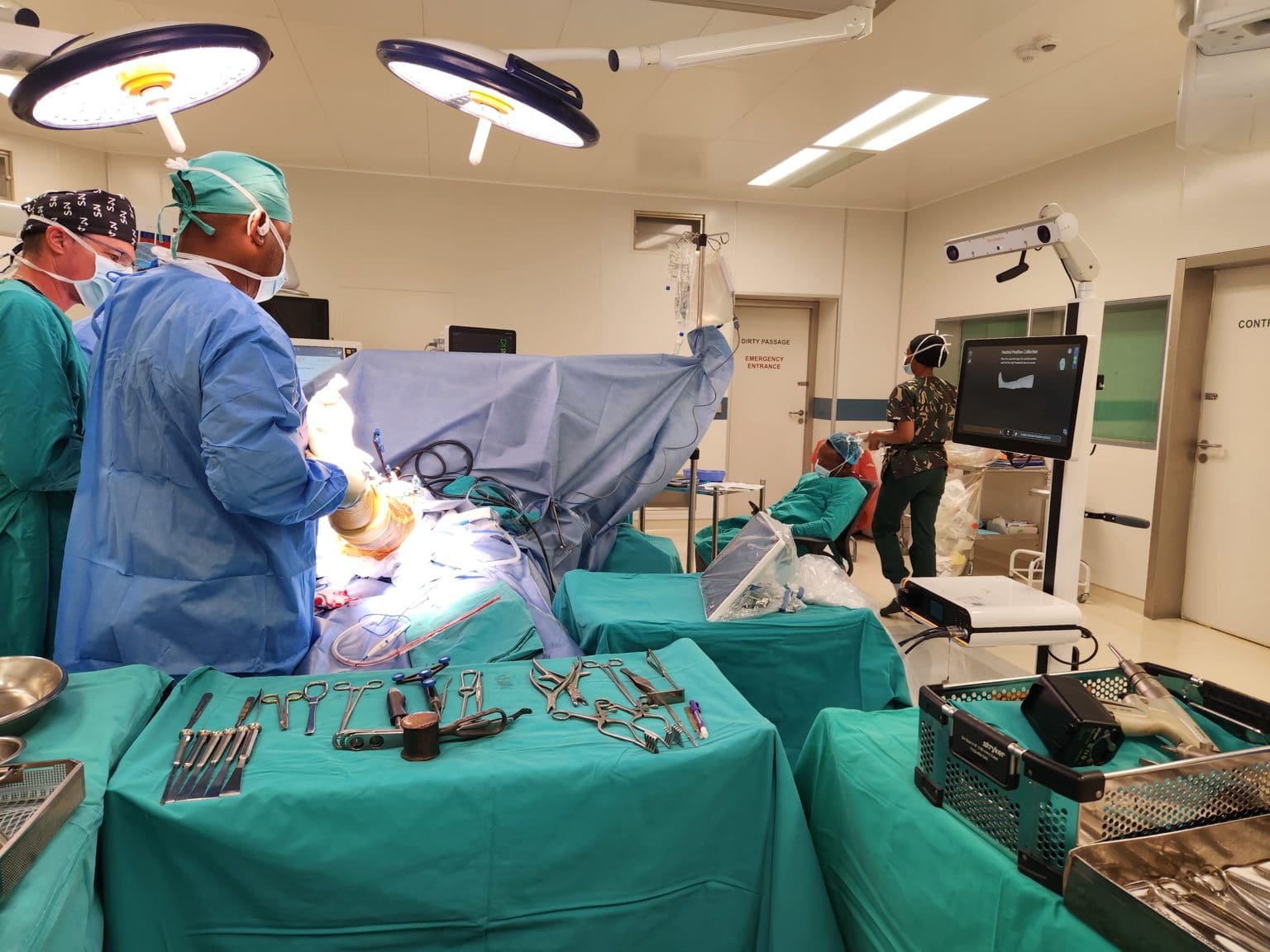 Black-Owned Clinix Health Group Performs Orthopaedic Knee Surgery With ...