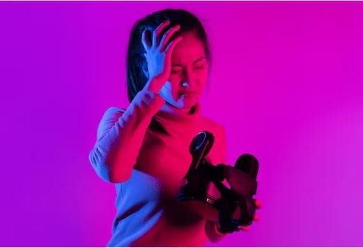 Virtual Reality Has Negative Side Effects – New Research Shows That Can ...